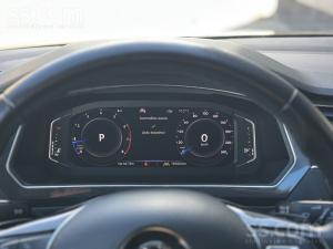 Black Volkswagen Tiguan 2020 in Riga, with an engine capacity of 2.00 L and mileage of 169 thousand km for 19500 €, photo 23 on AUTOMOTO.COM.LV