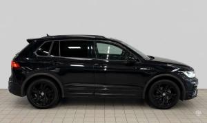 Black Volkswagen Tiguan 2020 in Kaunas, with an engine capacity of 1.50 L and mileage of 167 thousand km for 24700 €, photo 4 on AUTOMOTO.COM.LV