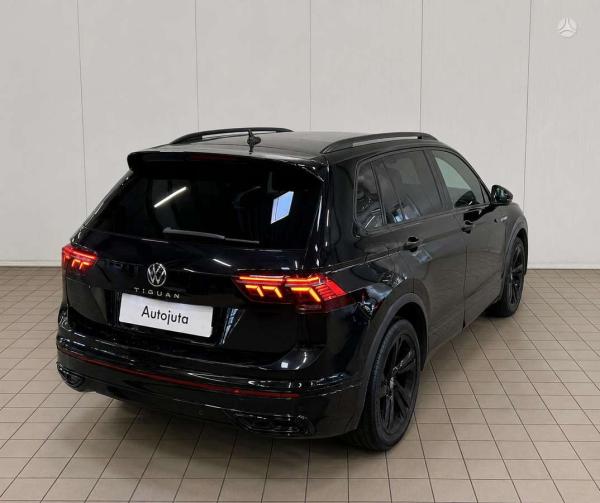 Melns Volkswagen Tiguan 2020 Kauņa, ar dzinēja tilpumu 1.50 L un nobraukumu 167 tūkst. km par 24700 €, foto 4 vietnē AUTOMOTO.COM.LV