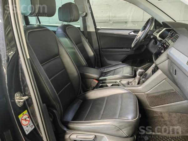 Black Volkswagen Tiguan 2020 in Jurmala, with an engine capacity of 1.50 L and mileage of 135 thousand km for 19900 €, photo 5 on AUTOMOTO.COM.LV