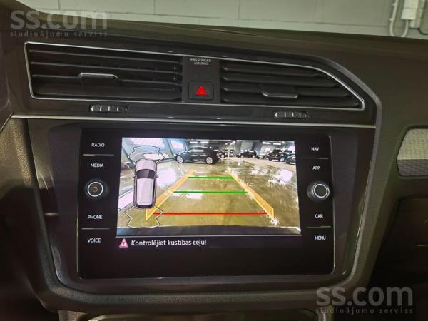 Black Volkswagen Tiguan 2020 in Jurmala, with an engine capacity of 1.50 L and mileage of 135 thousand km for 19900 €, photo 9 on AUTOMOTO.COM.LV