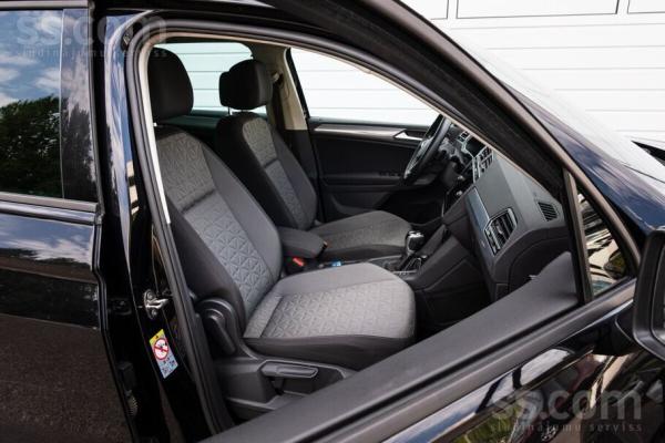 Black Volkswagen Tiguan 2020 in Riga, with an engine capacity of 1.50 L and mileage of 125 thousand km for 19950 €, photo 6 on AUTOMOTO.COM.LV