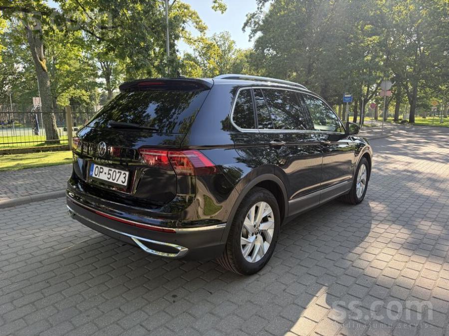 Melns Volkswagen Tiguan 2020 Valmiera, ar dzinēja tilpumu 2.00 L un nobraukumu 224 tūkst. km par 19990 €, foto 4 vietnē AUTOMOTO.COM.LV