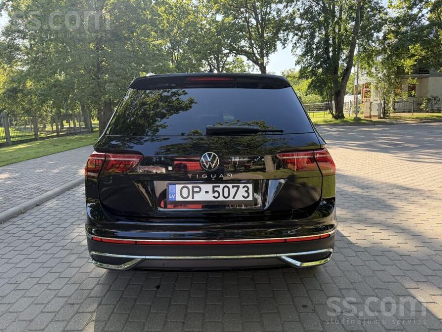 Melns Volkswagen Tiguan 2020 Valmiera, ar dzinēja tilpumu 2.00 L un nobraukumu 224 tūkst. km par 19990 €, foto 8 vietnē AUTOMOTO.COM.LV