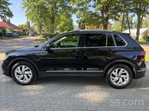 Melns Volkswagen Tiguan 2020 Valmiera, ar dzinēja tilpumu 2.00 L un nobraukumu 224 tūkst. km par 19990 €, foto 9 vietnē AUTOMOTO.COM.LV