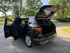 Melns Volkswagen Tiguan 2020 Valmiera, ar dzinēja tilpumu 2.00 L un nobraukumu 224 tūkst. km par 19990 €, foto 10 vietnē AUTOMOTO.COM.LV