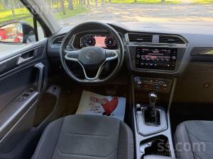 Melns Volkswagen Tiguan 2020 Valmiera, ar dzinēja tilpumu 2.00 L un nobraukumu 224 tūkst. km par 19990 €, foto 15 vietnē AUTOMOTO.COM.LV