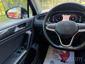 Melns Volkswagen Tiguan 2020 Valmiera, ar dzinēja tilpumu 2.00 L un nobraukumu 224 tūkst. km par 19990 €, foto 18 vietnē AUTOMOTO.COM.LV