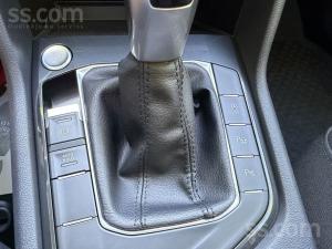 Melns Volkswagen Tiguan 2020 Valmiera, ar dzinēja tilpumu 2.00 L un nobraukumu 224 tūkst. km par 19990 €, foto 23 vietnē AUTOMOTO.COM.LV