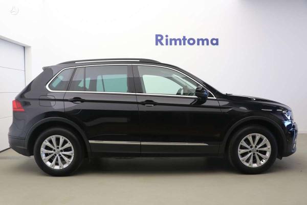 Melns Volkswagen Tiguan 2020 Viļņa, ar dzinēja tilpumu 1.50 L un nobraukumu 118 tūkst. km par 19490 €, foto 4 vietnē AUTOMOTO.COM.LV