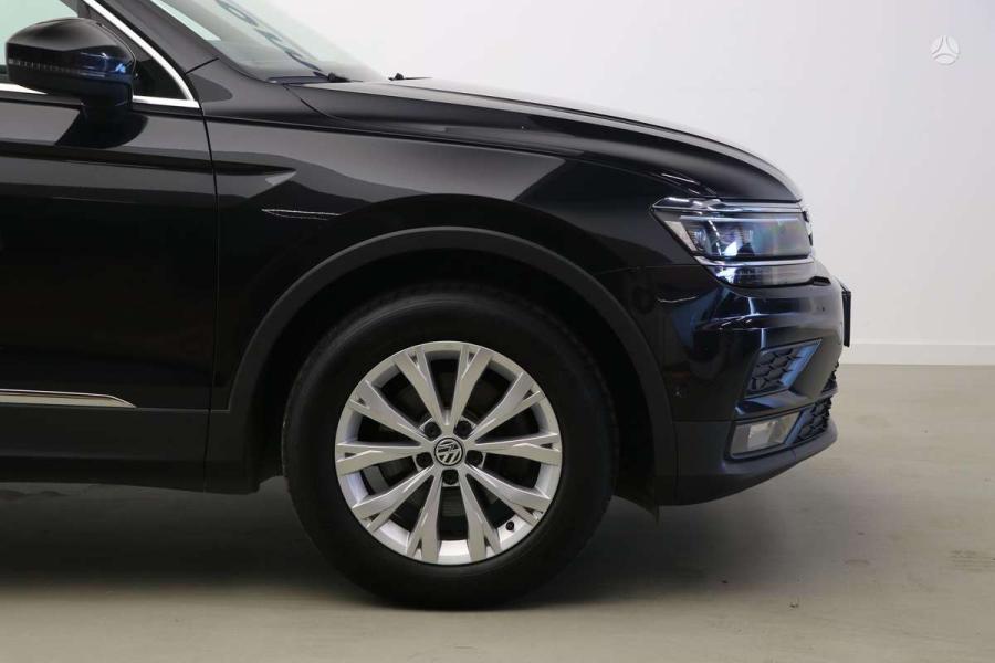 Melns Volkswagen Tiguan 2020 Viļņa, ar dzinēja tilpumu 1.50 L un nobraukumu 118 tūkst. km par 19490 €, foto 5 vietnē AUTOMOTO.COM.LV