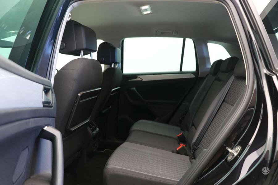 Melns Volkswagen Tiguan 2020 Viļņa, ar dzinēja tilpumu 1.50 L un nobraukumu 118 tūkst. km par 19490 €, foto 14 vietnē AUTOMOTO.COM.LV