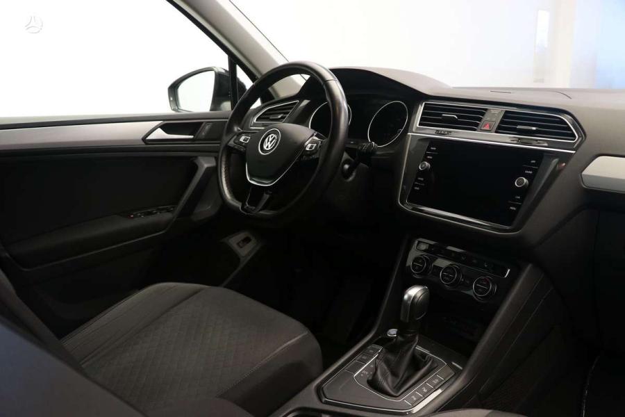 Melns Volkswagen Tiguan 2020 Viļņa, ar dzinēja tilpumu 1.50 L un nobraukumu 118 tūkst. km par 19490 €, foto 25 vietnē AUTOMOTO.COM.LV