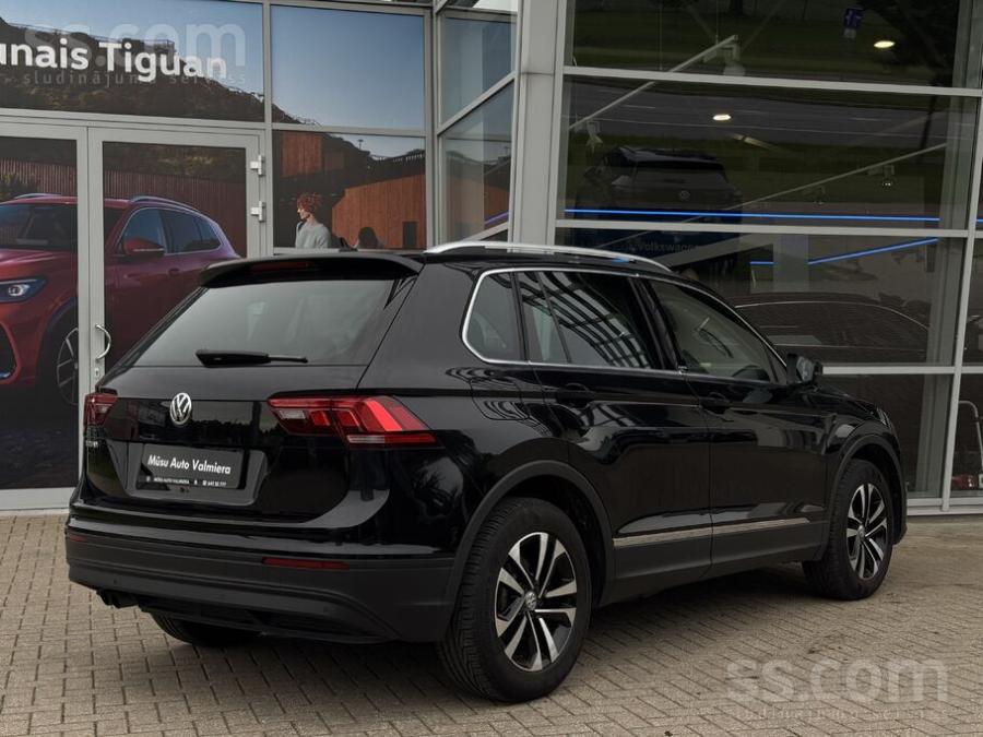 Black Volkswagen Tiguan 2020 in Valmiera, with an engine capacity of 1.50 L and mileage of 164 thousand km for 18200 €, photo 7 on AUTOMOTO.COM.LV