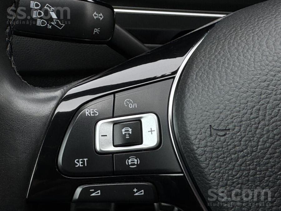 Black Volkswagen Tiguan 2020 in Valmiera, with an engine capacity of 1.50 L and mileage of 164 thousand km for 18200 €, photo 11 on AUTOMOTO.COM.LV
