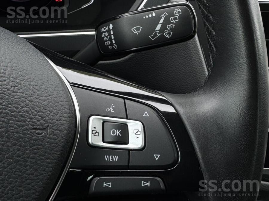 Black Volkswagen Tiguan 2020 in Valmiera, with an engine capacity of 1.50 L and mileage of 164 thousand km for 18200 €, photo 12 on AUTOMOTO.COM.LV