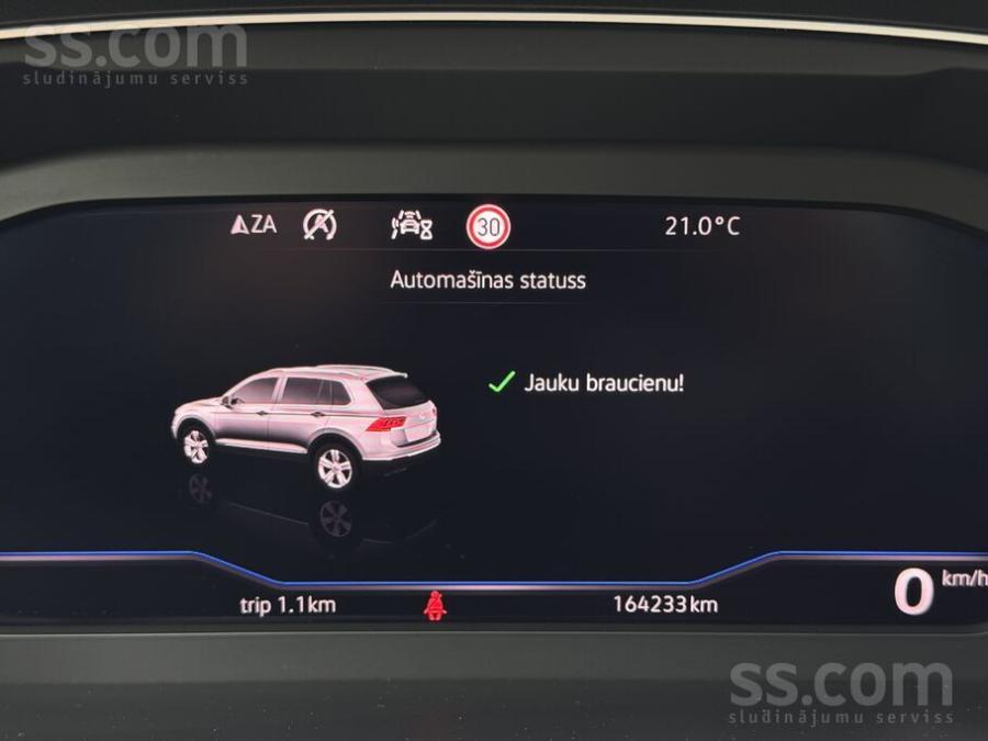 Black Volkswagen Tiguan 2020 in Valmiera, with an engine capacity of 1.50 L and mileage of 164 thousand km for 18200 €, photo 13 on AUTOMOTO.COM.LV
