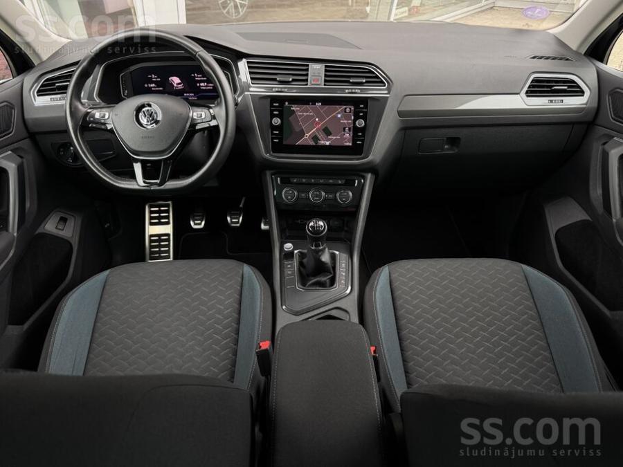 Black Volkswagen Tiguan 2020 in Valmiera, with an engine capacity of 1.50 L and mileage of 164 thousand km for 18200 €, photo 15 on AUTOMOTO.COM.LV