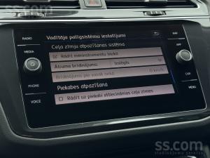 Black Volkswagen Tiguan 2020 in Valmiera, with an engine capacity of 1.50 L and mileage of 164 thousand km for 18200 €, photo 22 on AUTOMOTO.COM.LV