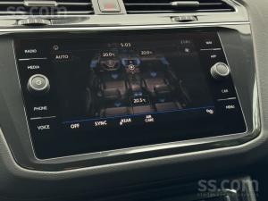 Black Volkswagen Tiguan 2020 in Valmiera, with an engine capacity of 1.50 L and mileage of 164 thousand km for 18200 €, photo 25 on AUTOMOTO.COM.LV