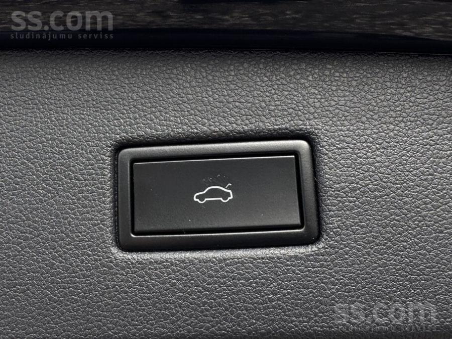 Black Volkswagen Tiguan 2020 in Valmiera, with an engine capacity of 1.50 L and mileage of 164 thousand km for 18200 €, photo 32 on AUTOMOTO.COM.LV