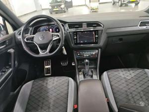 Melns Volkswagen Tiguan 2021 Viļņa, ar dzinēja tilpumu 1.50 L un nobraukumu 162 tūkst. km par 25289 €, foto 6 vietnē AUTOMOTO.COM.LV