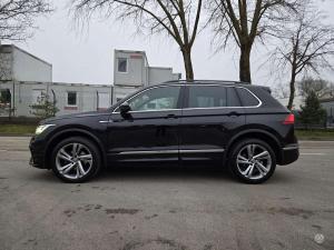 Melns Volkswagen Tiguan 2021 Klaipėda, ar dzinēja tilpumu 2.00 L un nobraukumu 213 tūkst. km par 24400 €, foto 5 vietnē AUTOMOTO.COM.LV