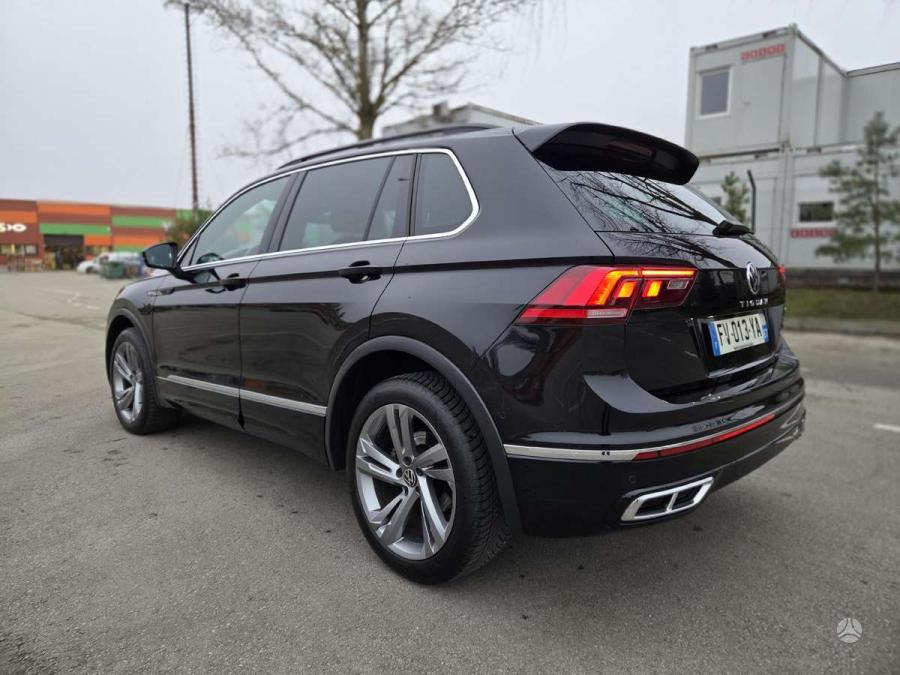 Melns Volkswagen Tiguan 2021 Klaipėda, ar dzinēja tilpumu 2.00 L un nobraukumu 213 tūkst. km par 24400 €, foto 8 vietnē AUTOMOTO.COM.LV