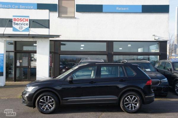 Melns Volkswagen Tiguan 2021 Kauņa, ar dzinēja tilpumu 2.00 L un nobraukumu 90 tūkst. km par 26402 €, foto 2 vietnē AUTOMOTO.COM.LV