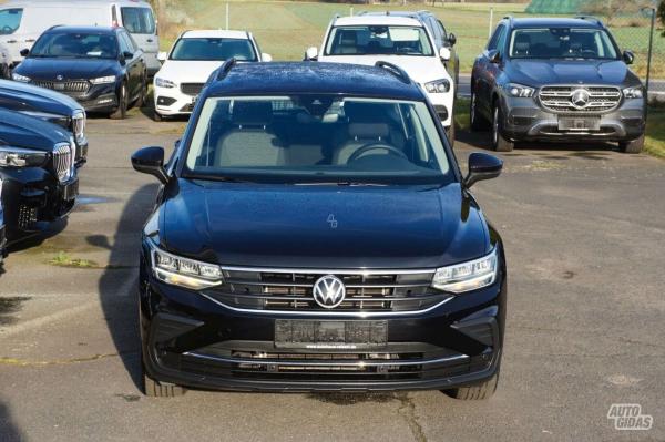 Melns Volkswagen Tiguan 2021 Kauņa, ar dzinēja tilpumu 2.00 L un nobraukumu 90 tūkst. km par 26402 €, foto 4 vietnē AUTOMOTO.COM.LV