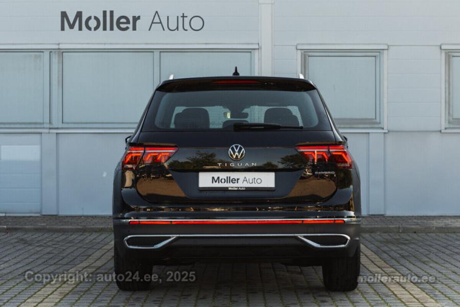 Black Volkswagen Tiguan 2021 in Ventspils, with an engine capacity of 0.00 L and mileage of 107 thousand km for 25876 €, photo 4 on AUTOMOTO.COM.LV