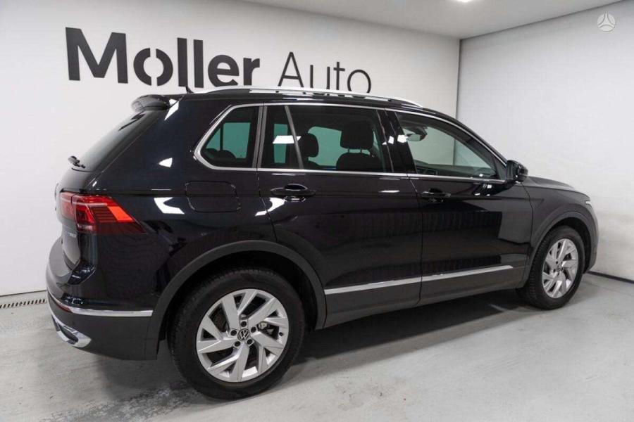 Black Volkswagen Tiguan 2021 in Vilnius, with an engine capacity of 1.40 L and mileage of 139 thousand km for 25800 €, photo 3 on AUTOMOTO.COM.LV