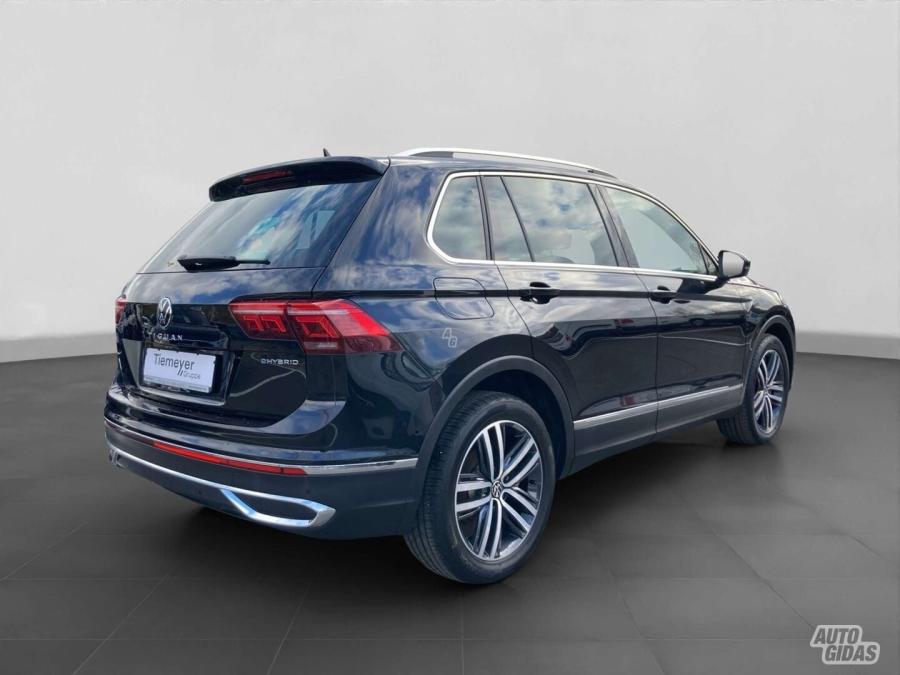 Melns Volkswagen Tiguan 2021 Kauņa, ar dzinēja tilpumu 1.40 L un nobraukumu 44 tūkst. km par 32108 €, foto 3 vietnē AUTOMOTO.COM.LV