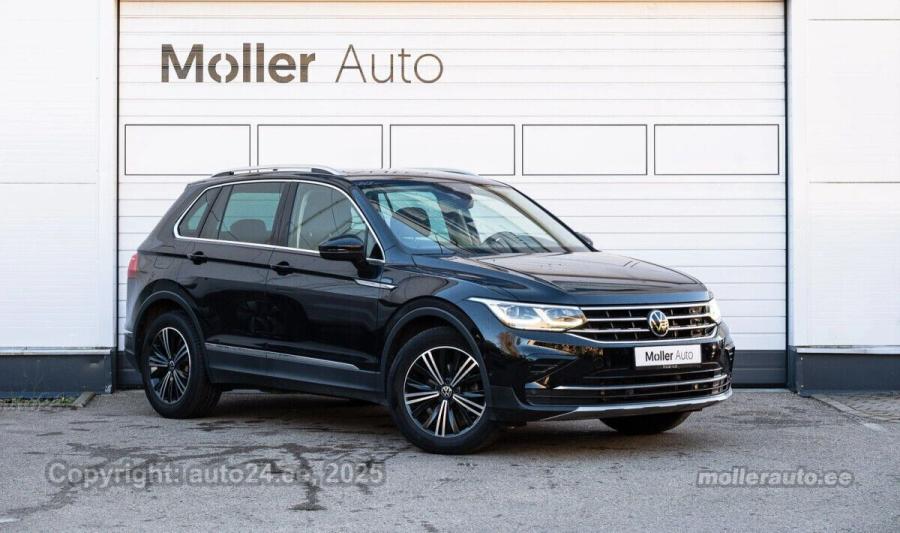 Black Volkswagen Tiguan 2021 in Riga, with an engine capacity of 2.00 L and mileage of 82 thousand km for 30539 €, photo 2 on AUTOMOTO.COM.LV