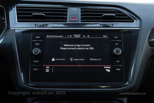 Melns Volkswagen Tiguan 2021 Rīga, ar dzinēja tilpumu 2.00 L un nobraukumu 82 tūkst. km par 30539 €, foto 11 vietnē AUTOMOTO.COM.LV