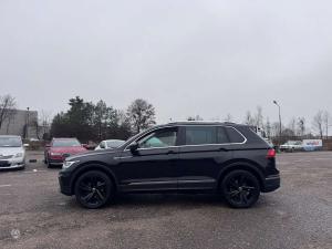 Black Volkswagen Tiguan 2021 in Alytus, with an engine capacity of 1.50 L and mileage of 190 thousand km for 17700 €, photo 6 on AUTOMOTO.COM.LV
