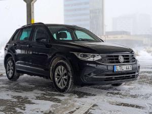 Melns Volkswagen Tiguan 2021 Viļņa, ar dzinēja tilpumu 1.50 L un nobraukumu 69 tūkst. km par 21900 €, foto 4 vietnē AUTOMOTO.COM.LV