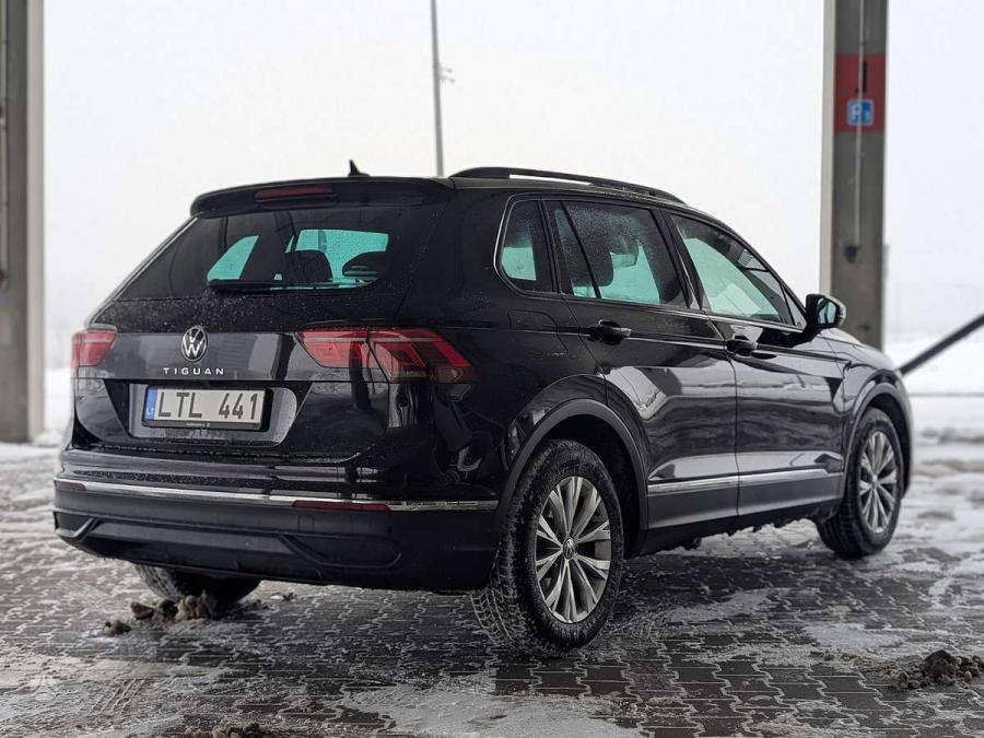Melns Volkswagen Tiguan 2021 Viļņa, ar dzinēja tilpumu 1.50 L un nobraukumu 69 tūkst. km par 21900 €, foto 9 vietnē AUTOMOTO.COM.LV