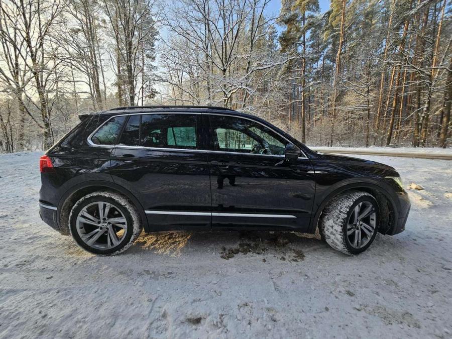 Melns Volkswagen Tiguan 2021 Kauņa, ar dzinēja tilpumu 1.50 L un nobraukumu 94 tūkst. km par 26600 €, foto 4 vietnē AUTOMOTO.COM.LV