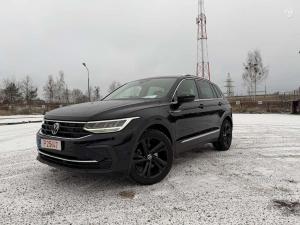 Black Volkswagen Tiguan 2021 in Alytus, with an engine capacity of 1.50 L and mileage of 190 thousand km for 17700 €, photo 6 on AUTOMOTO.COM.LV