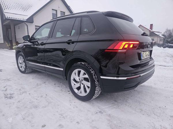 Melns Volkswagen Tiguan 2021 Radviliškis, ar dzinēja tilpumu 1.97 L un nobraukumu 145 tūkst. km par 21999 €, foto 4 vietnē AUTOMOTO.COM.LV