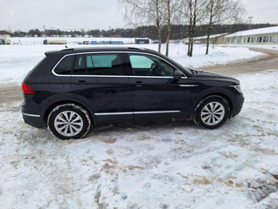 Melns Volkswagen Tiguan 2021 Viļņa, ar dzinēja tilpumu 1.50 L un nobraukumu 185 tūkst. km par 17606 €, foto 5 vietnē AUTOMOTO.COM.LV