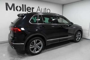 Black Volkswagen Tiguan 2021 in Vilnius, with an engine capacity of 1.50 L and mileage of 65 thousand km for 26550 €, photo 3 on AUTOMOTO.COM.LV