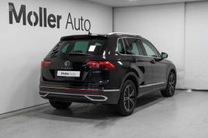 Melns Volkswagen Tiguan 2021 Viļņa, ar dzinēja tilpumu 1.40 L un nobraukumu 101 tūkst. km par 28850 €, foto 3 vietnē AUTOMOTO.COM.LV