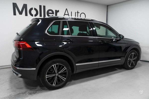 Melns Volkswagen Tiguan 2021 Viļņa, ar dzinēja tilpumu 1.40 L un nobraukumu 101 tūkst. km par 28850 €, foto 4 vietnē AUTOMOTO.COM.LV