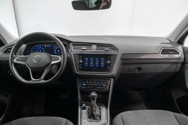 Melns Volkswagen Tiguan 2021 Viļņa, ar dzinēja tilpumu 1.40 L un nobraukumu 101 tūkst. km par 28850 €, foto 9 vietnē AUTOMOTO.COM.LV
