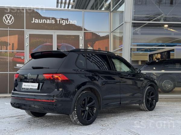 Melns Volkswagen Tiguan 2021 Valmiera, ar dzinēja tilpumu 1.50 L un nobraukumu 39 tūkst. km par 28800 €, foto 5 vietnē AUTOMOTO.COM.LV
