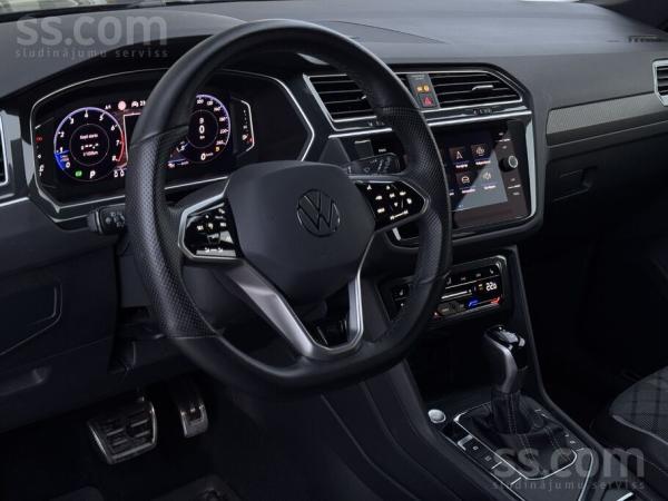 Melns Volkswagen Tiguan 2021 Valmiera, ar dzinēja tilpumu 1.50 L un nobraukumu 39 tūkst. km par 28800 €, foto 7 vietnē AUTOMOTO.COM.LV