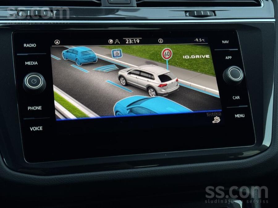 Black Volkswagen Tiguan 2021 in Valmiera, with an engine capacity of 1.50 L and mileage of 39 thousand km for 28800 €, photo 13 on AUTOMOTO.COM.LV