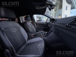 Black Volkswagen Tiguan 2021 in Valmiera, with an engine capacity of 1.50 L and mileage of 39 thousand km for 28800 €, photo 19 on AUTOMOTO.COM.LV